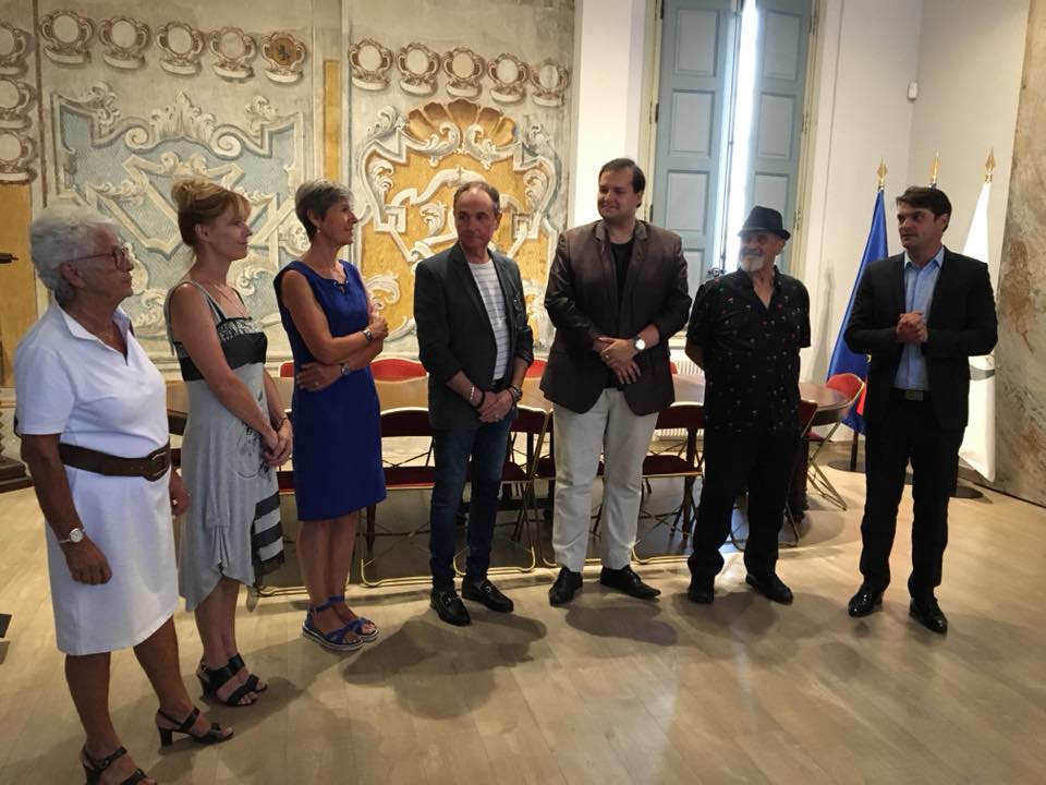 Remise de chèques au CCAS et à l'association Adrien